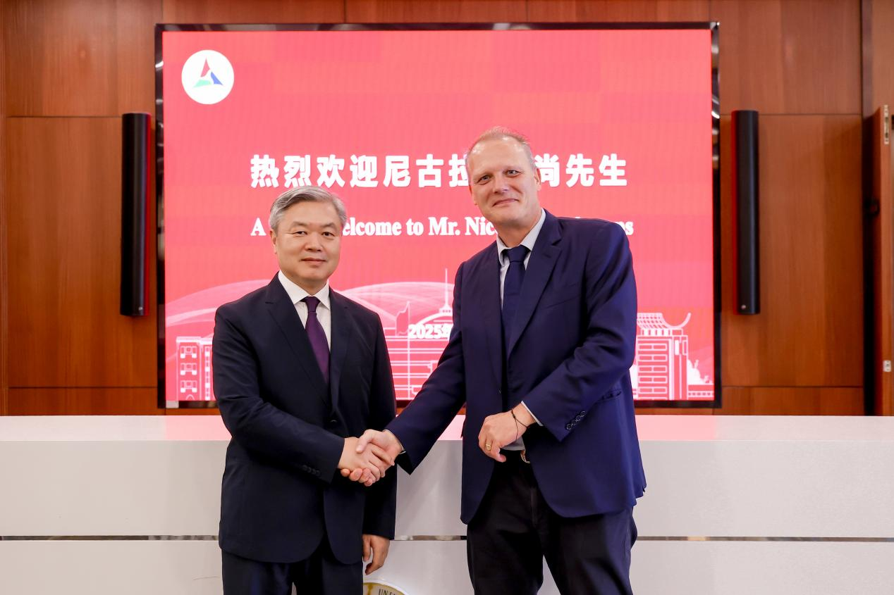 Western Campus News丨Nicolas Deschanps,Founder and Chairman of the ...